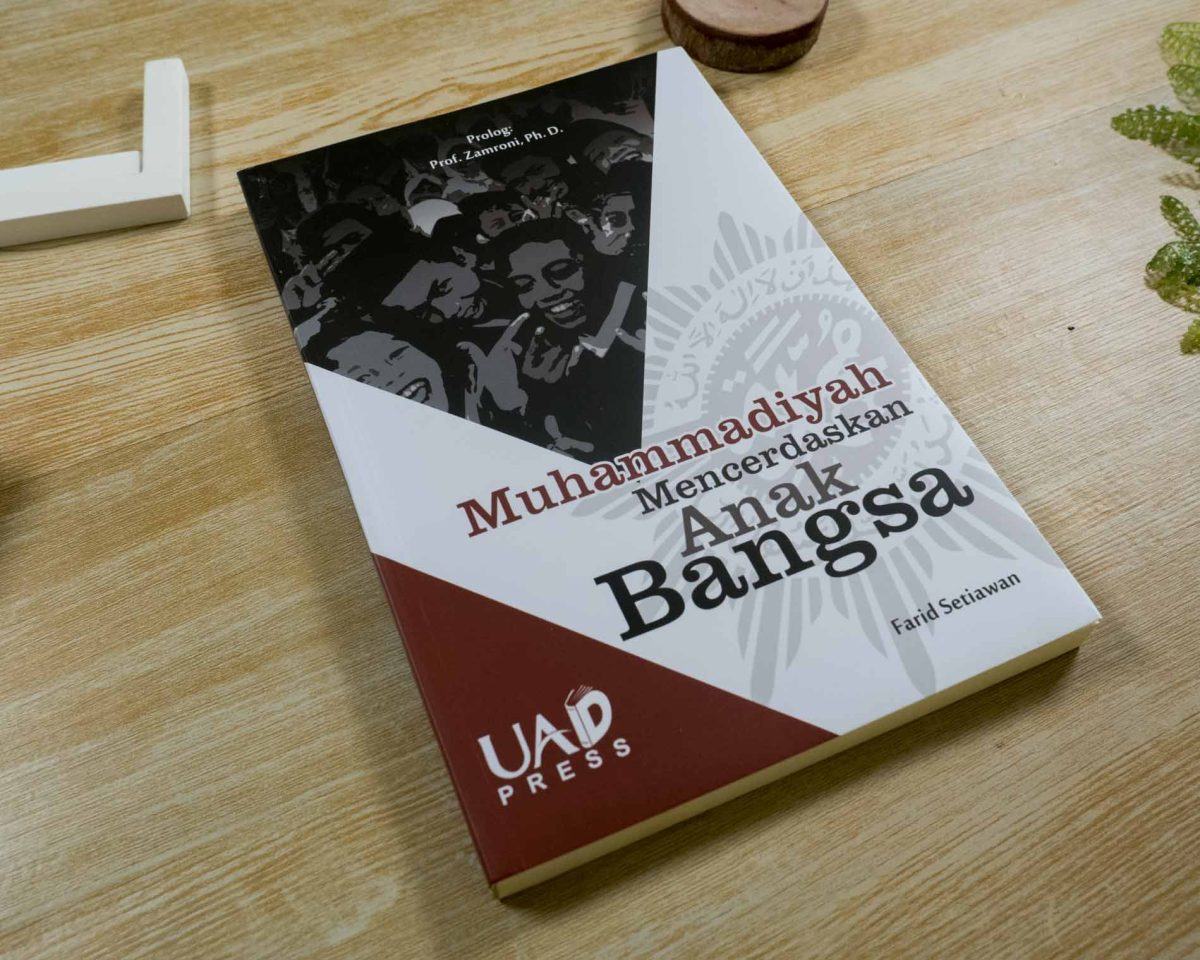 Buku Muhammadiyah Mencerdaskan Anak Bangsa